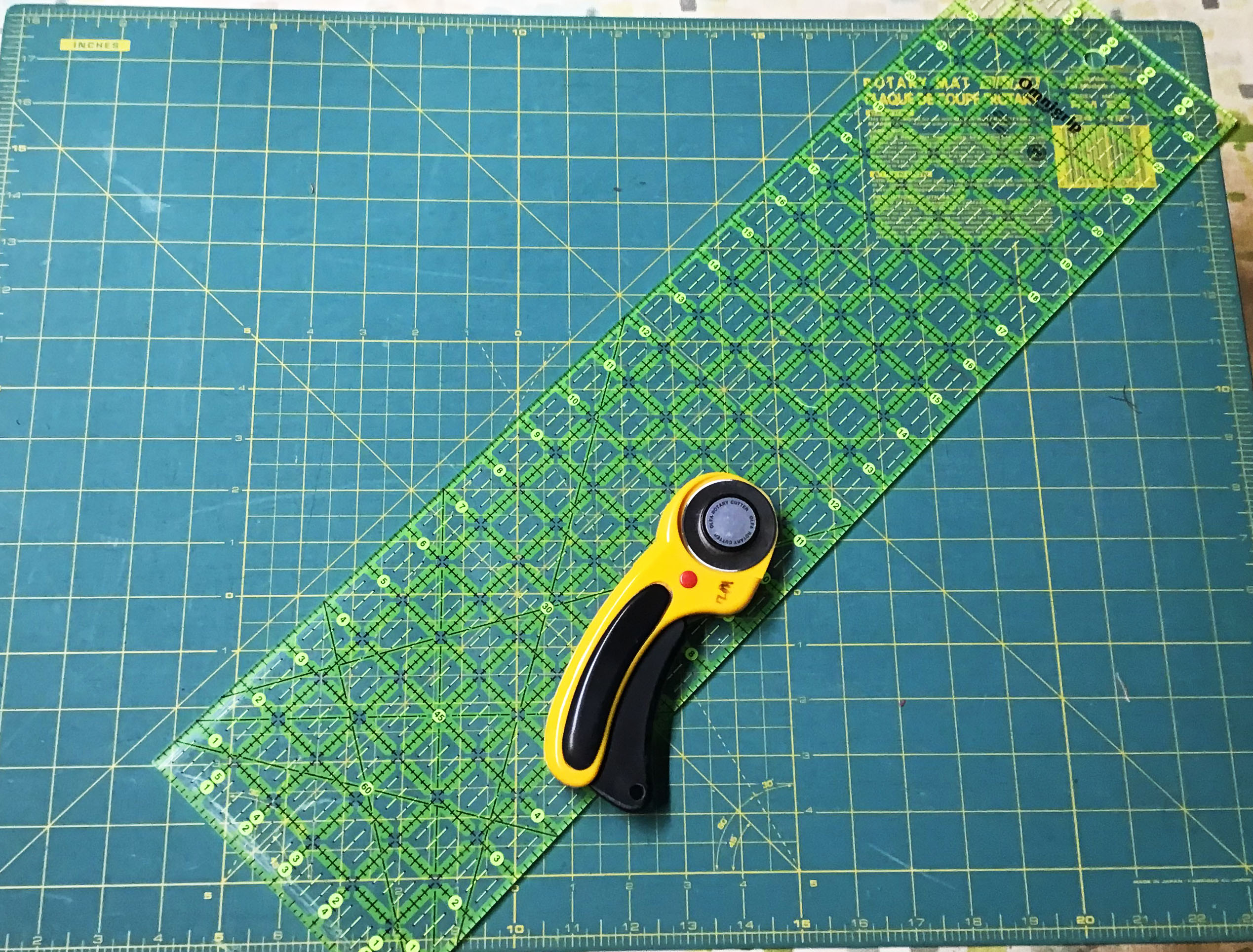 Basic Quilting Skills for Beginners: Rotary Cutting 101 – Villa Rosa Quilts