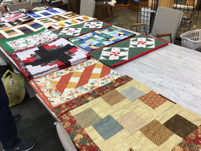 A Quilty Christmas Party and Perfect Last Minute Christmas Gift Ideas ...